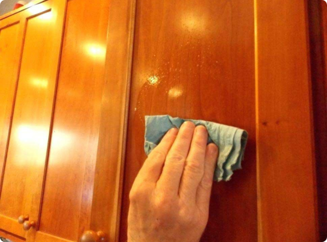 How to Effortlessly Remove Grease and Cooking Odors from Kitchen ...